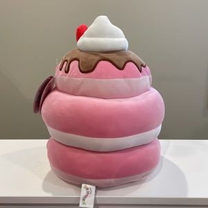 Squishmallows | Other | Nwt 1 Shelly The Strawberry Pancake Valentine ...